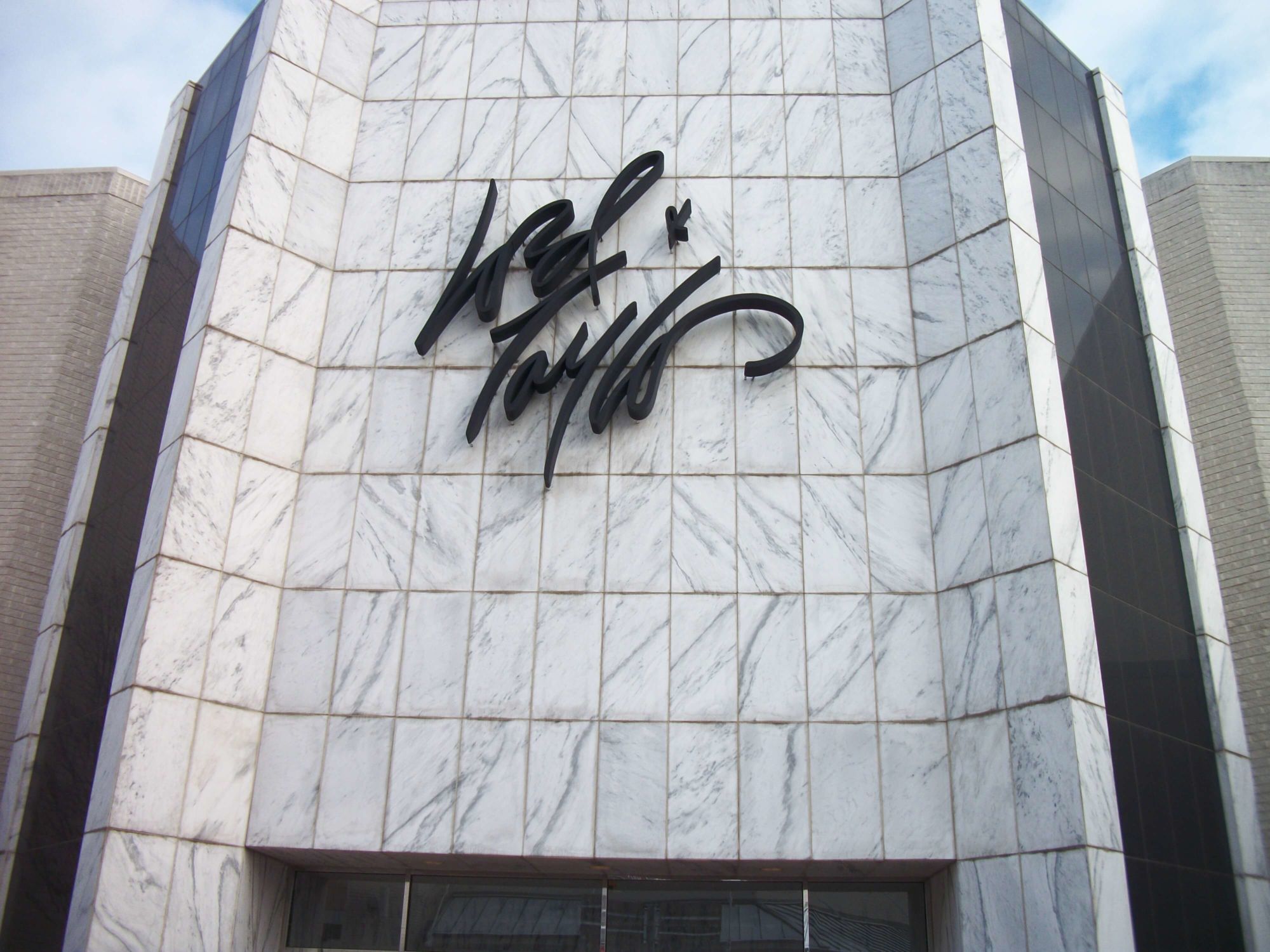 Channel Letters & Wall Signs - DeSign Group Signage